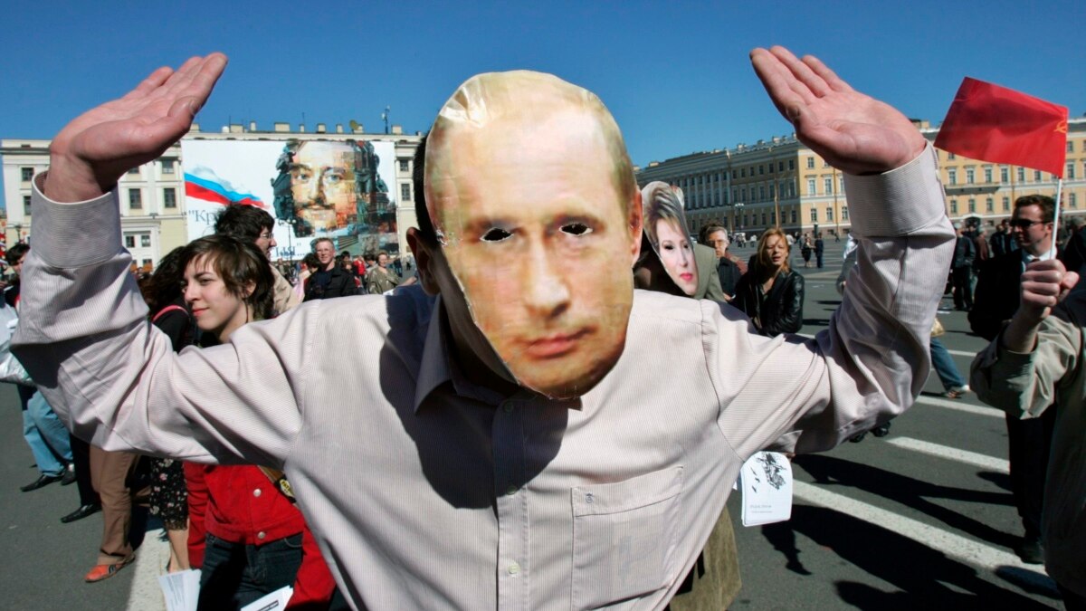 В Москве задержали "маски Путина" (ВИДЕО)