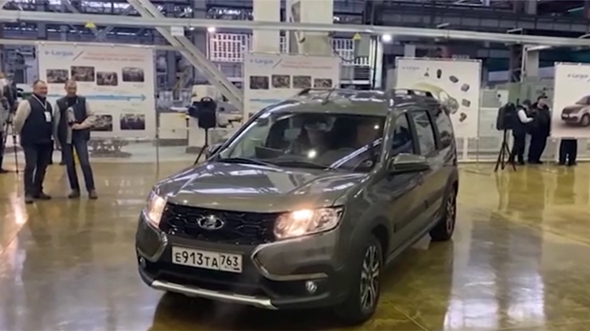 "Странной мощности электромотор". Что из себя представляет новая российская Lada e-Largus ...